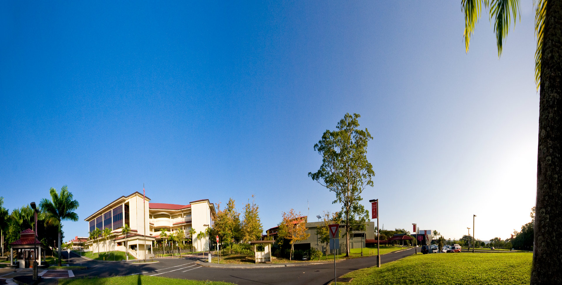 55195001 University of Hawaii Hilo Building