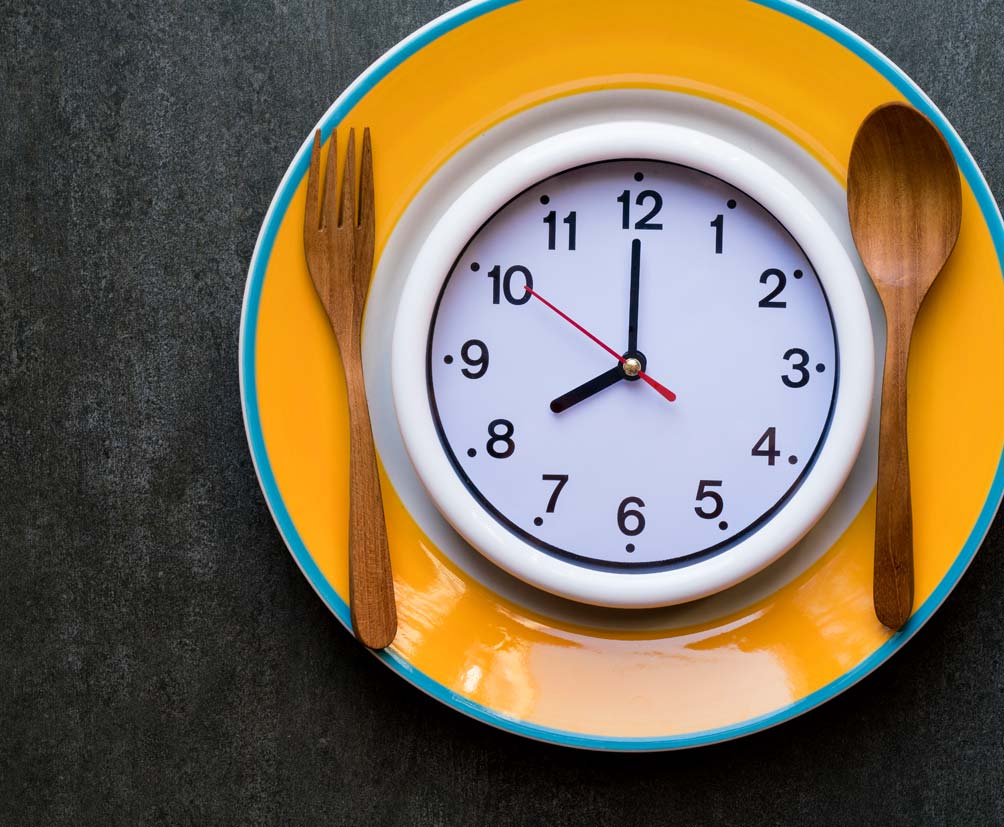 Know when your favorite dining spots are open!